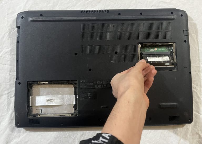 How To Upgrade RAM on Laptop 2022 (Complete Guide) - Laptop Study ...